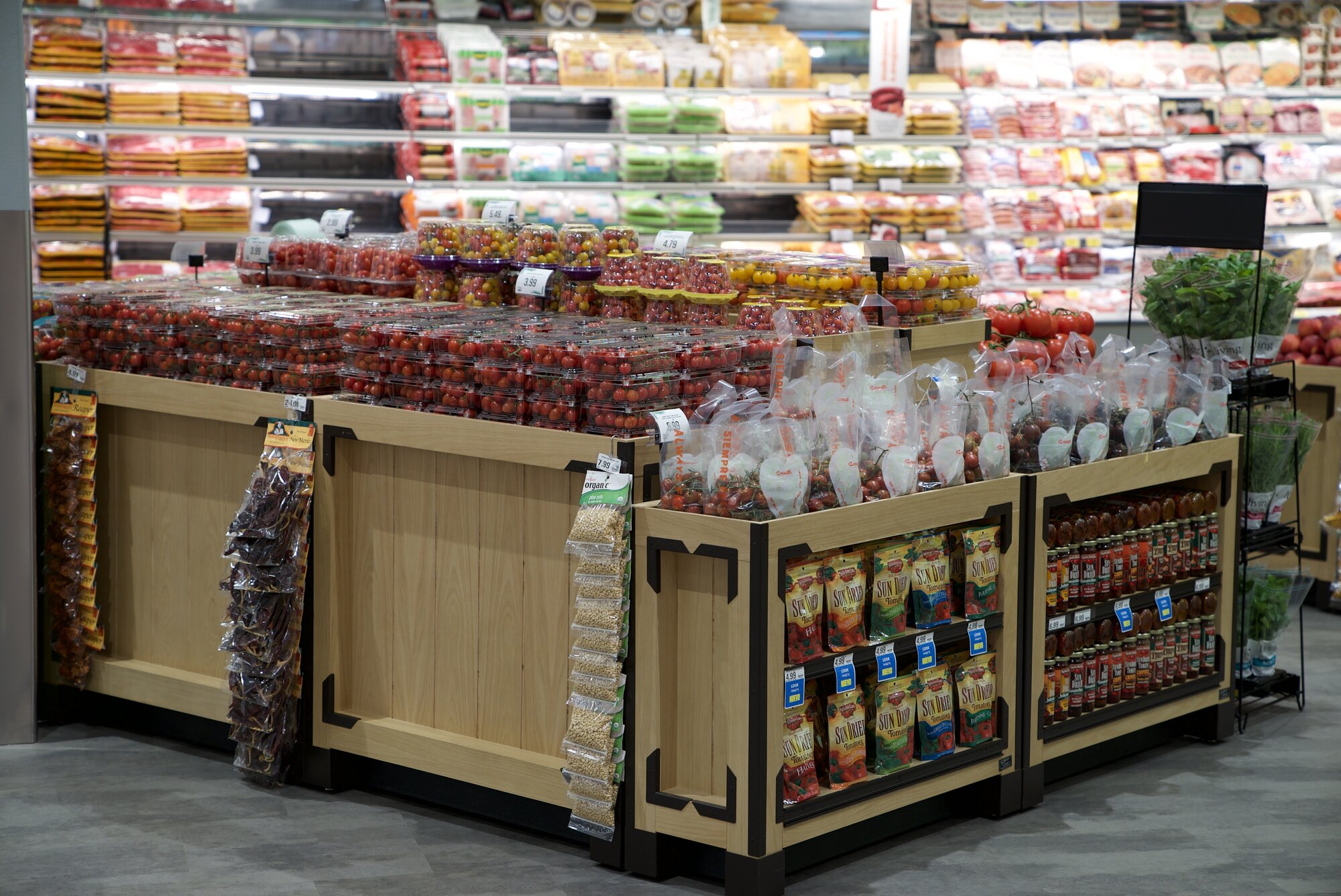 How Smart Fixture Design Helps Retailers Win at the Shelf in 2025 - Alco Designs